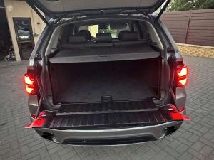 Grey BMW X5 2013 in Vilnius, with an engine capacity of 2.98 L and mileage of 244 thousand km for 9200 €, photo 16 on AUTOMOTO.COM.LV