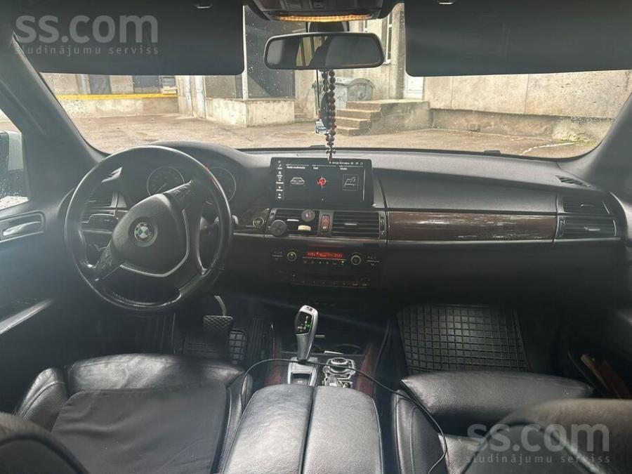 Grey BMW X5 2013 in Riga, with an engine capacity of 3.00 L and mileage of 36 thousand km for 9500 €, photo 6 on AUTOMOTO.COM.LV