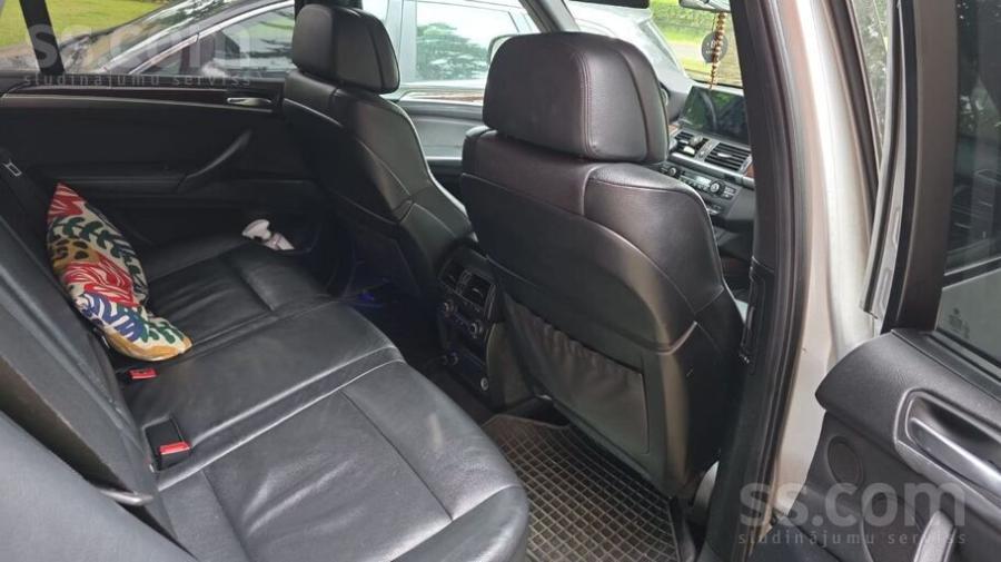 Grey BMW X5 2013 in Riga, with an engine capacity of 3.00 L and mileage of 36 thousand km for 9500 €, photo 8 on AUTOMOTO.COM.LV