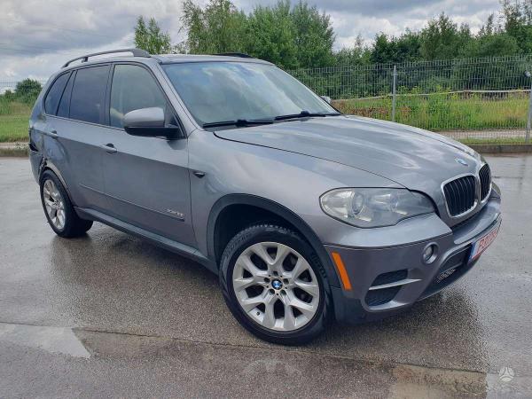 Grey BMW X5 2013 in Siauliai, with an engine capacity of 2.98 L and mileage of 235 thousand km for 4450 €, photo 6 on AUTOMOTO.COM.LV