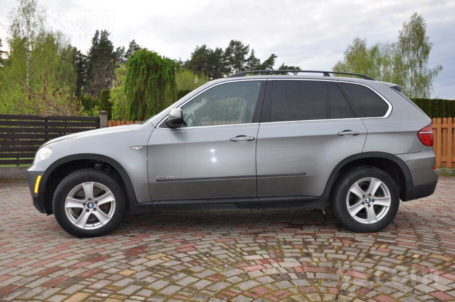 Pelēks BMW X5 2013 Jelgava, ar dzinēja tilpumu 3.00 L un nobraukumu 260 tūkst. km par 9900 €, foto 4 vietnē AUTOMOTO.COM.LV