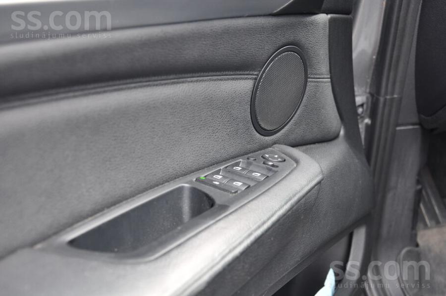 Pelēks BMW X5 2013 Jelgava, ar dzinēja tilpumu 3.00 L un nobraukumu 260 tūkst. km par 9900 €, foto 19 vietnē AUTOMOTO.COM.LV