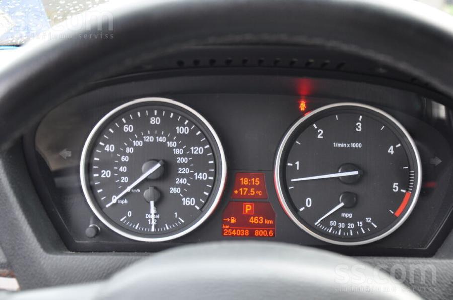 Pelēks BMW X5 2013 Jelgava, ar dzinēja tilpumu 3.00 L un nobraukumu 260 tūkst. km par 9900 €, foto 21 vietnē AUTOMOTO.COM.LV
