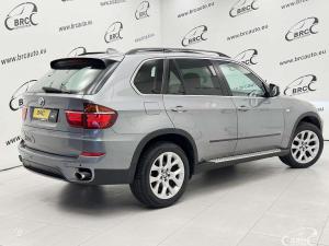 Pelēks BMW X5 2013 Viļņa, ar dzinēja tilpumu 2.99 L un nobraukumu 284 tūkst. km par 9900 €, foto 4 vietnē AUTOMOTO.COM.LV