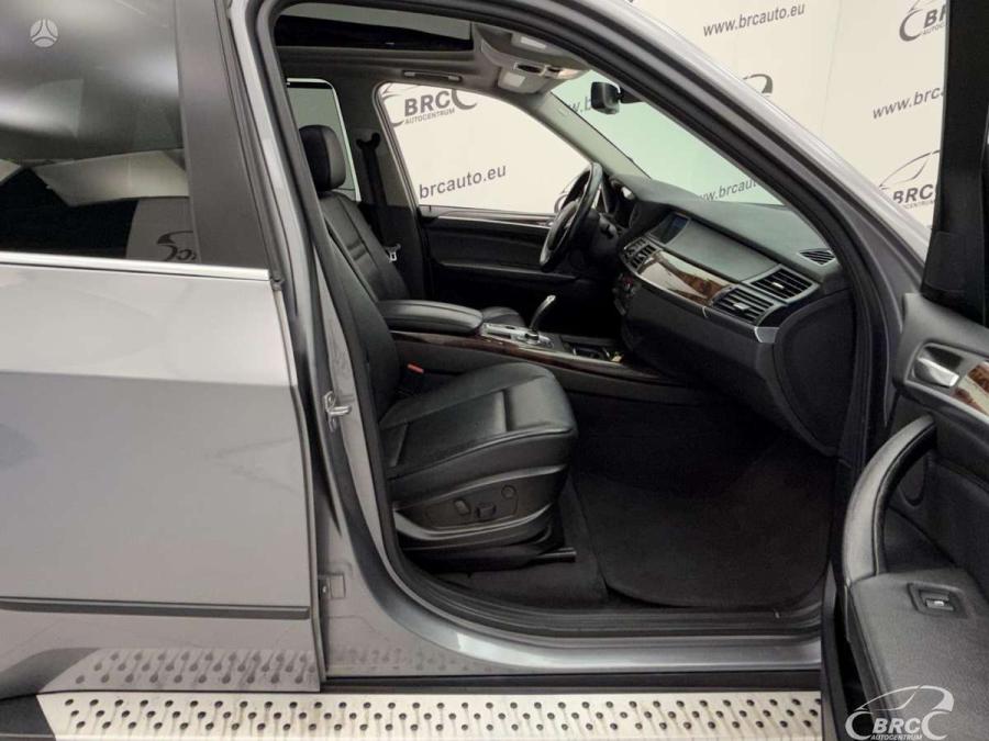 Pelēks BMW X5 2013 Viļņa, ar dzinēja tilpumu 2.99 L un nobraukumu 284 tūkst. km par 9900 €, foto 6 vietnē AUTOMOTO.COM.LV