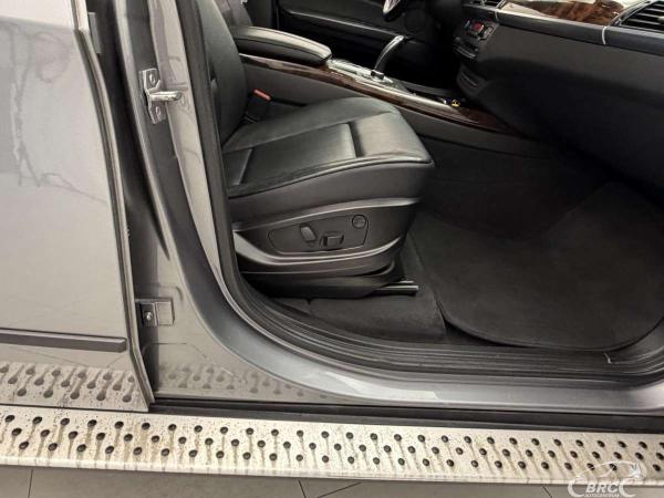 Pelēks BMW X5 2013 Viļņa, ar dzinēja tilpumu 2.99 L un nobraukumu 284 tūkst. km par 9900 €, foto 7 vietnē AUTOMOTO.COM.LV