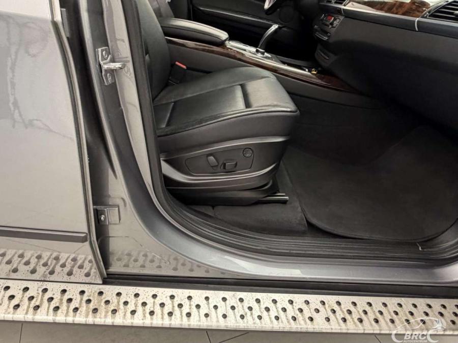 Pelēks BMW X5 2013 Viļņa, ar dzinēja tilpumu 2.99 L un nobraukumu 284 tūkst. km par 9900 €, foto 8 vietnē AUTOMOTO.COM.LV