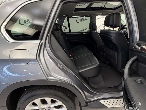 Pelēks BMW X5 2013 Viļņa, ar dzinēja tilpumu 2.99 L un nobraukumu 284 tūkst. km par 9900 €, foto 10 vietnē AUTOMOTO.COM.LV