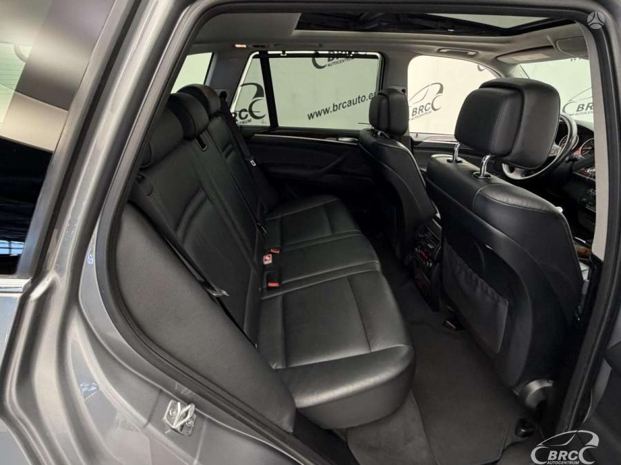Pelēks BMW X5 2013 Viļņa, ar dzinēja tilpumu 2.99 L un nobraukumu 284 tūkst. km par 9900 €, foto 12 vietnē AUTOMOTO.COM.LV