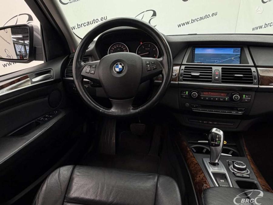 Pelēks BMW X5 2013 Viļņa, ar dzinēja tilpumu 2.99 L un nobraukumu 284 tūkst. km par 9900 €, foto 17 vietnē AUTOMOTO.COM.LV