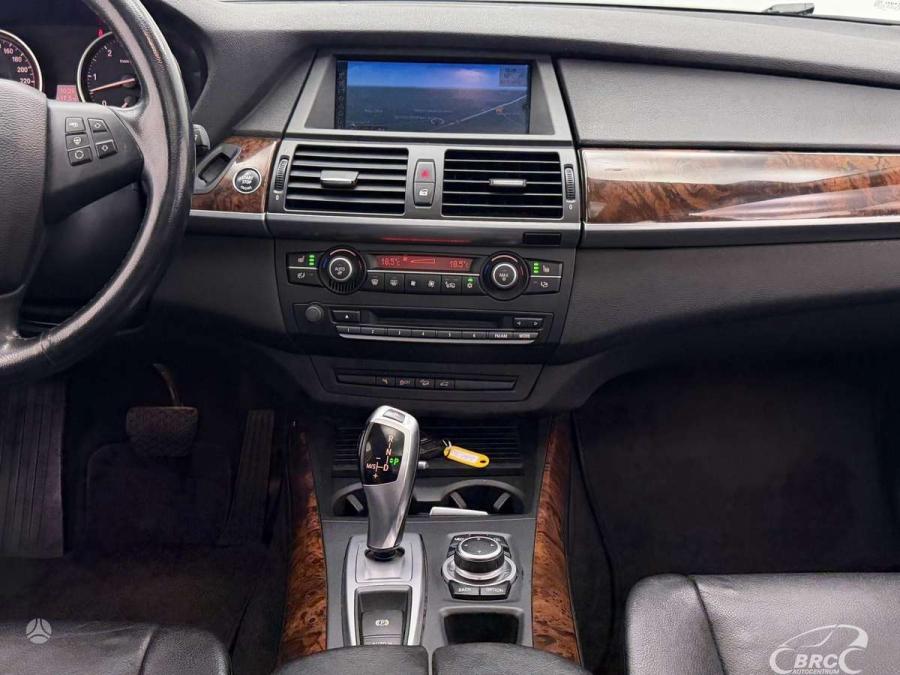 Pelēks BMW X5 2013 Viļņa, ar dzinēja tilpumu 2.99 L un nobraukumu 284 tūkst. km par 9900 €, foto 18 vietnē AUTOMOTO.COM.LV
