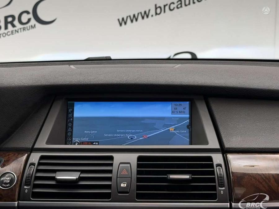 Pelēks BMW X5 2013 Viļņa, ar dzinēja tilpumu 2.99 L un nobraukumu 284 tūkst. km par 9900 €, foto 19 vietnē AUTOMOTO.COM.LV