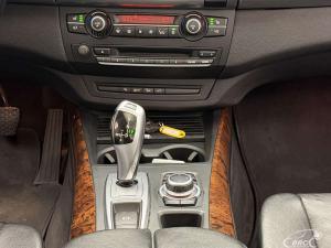 Pelēks BMW X5 2013 Viļņa, ar dzinēja tilpumu 2.99 L un nobraukumu 284 tūkst. km par 9900 €, foto 21 vietnē AUTOMOTO.COM.LV