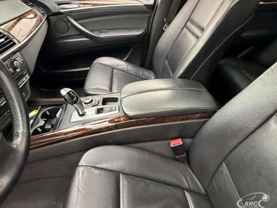 Pelēks BMW X5 2013 Viļņa, ar dzinēja tilpumu 2.99 L un nobraukumu 284 tūkst. km par 9900 €, foto 27 vietnē AUTOMOTO.COM.LV