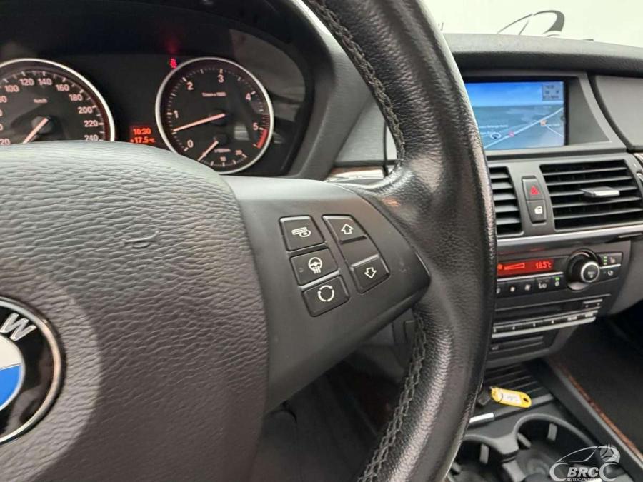 Pelēks BMW X5 2013 Viļņa, ar dzinēja tilpumu 2.99 L un nobraukumu 284 tūkst. km par 9900 €, foto 32 vietnē AUTOMOTO.COM.LV