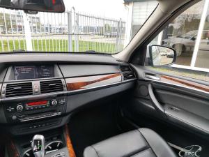 Grey BMW X5 2013 in Klaipeda, with an engine capacity of 2.98 L and mileage of 219 thousand km for 7900 €, photo 7 on AUTOMOTO.COM.LV