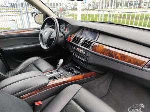 Grey BMW X5 2013 in Klaipeda, with an engine capacity of 2.98 L and mileage of 219 thousand km for 7900 €, photo 10 on AUTOMOTO.COM.LV