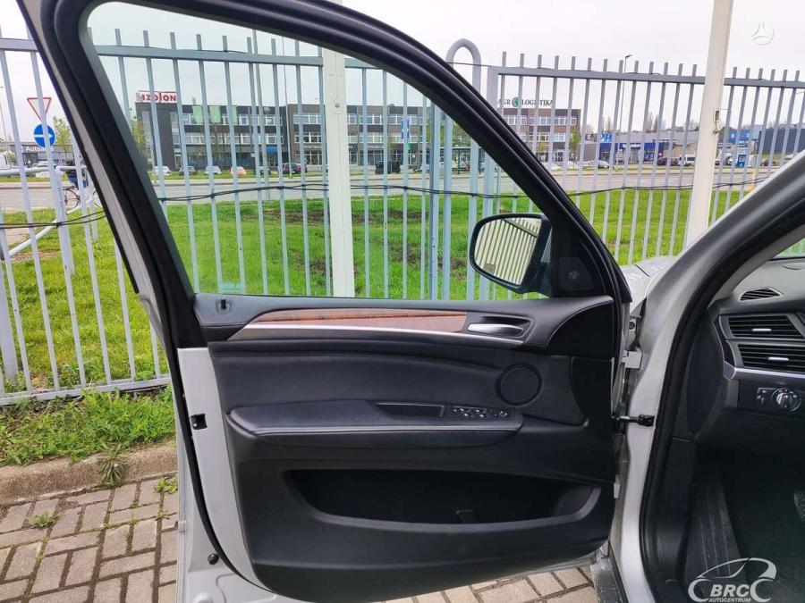 Grey BMW X5 2013 in Klaipeda, with an engine capacity of 2.98 L and mileage of 219 thousand km for 7900 €, photo 12 on AUTOMOTO.COM.LV