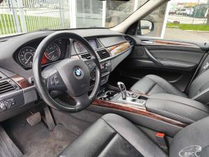 Grey BMW X5 2013 in Klaipeda, with an engine capacity of 2.98 L and mileage of 219 thousand km for 7900 €, photo 15 on AUTOMOTO.COM.LV