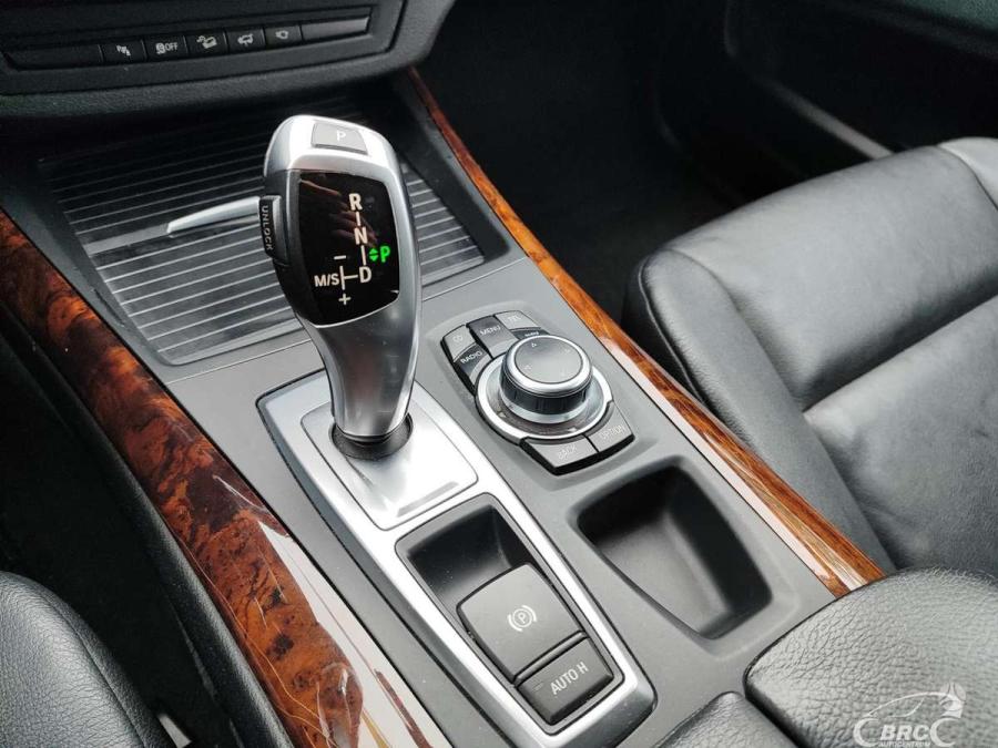 Grey BMW X5 2013 in Klaipeda, with an engine capacity of 2.98 L and mileage of 219 thousand km for 7900 €, photo 25 on AUTOMOTO.COM.LV