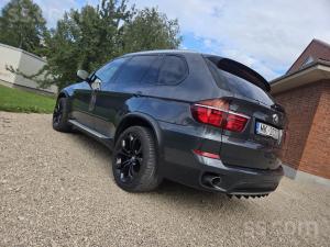 Grey BMW X5 2013 in Rezekne, with an engine capacity of 3.00 L and mileage of 235 thousand km for 13650 €, photo  on AUTOMOTO.COM.LV