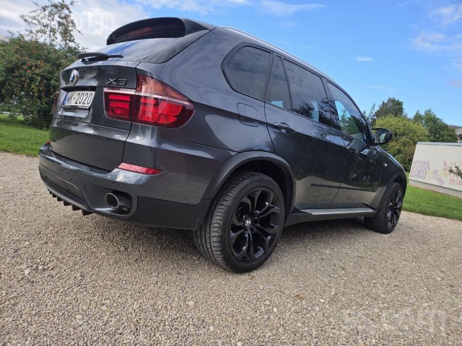 Pelēks BMW X5 2013 Rēzekne, ar dzinēja tilpumu 3.00 L un nobraukumu 235 tūkst. km par 13650 €, foto 3 vietnē AUTOMOTO.COM.LV