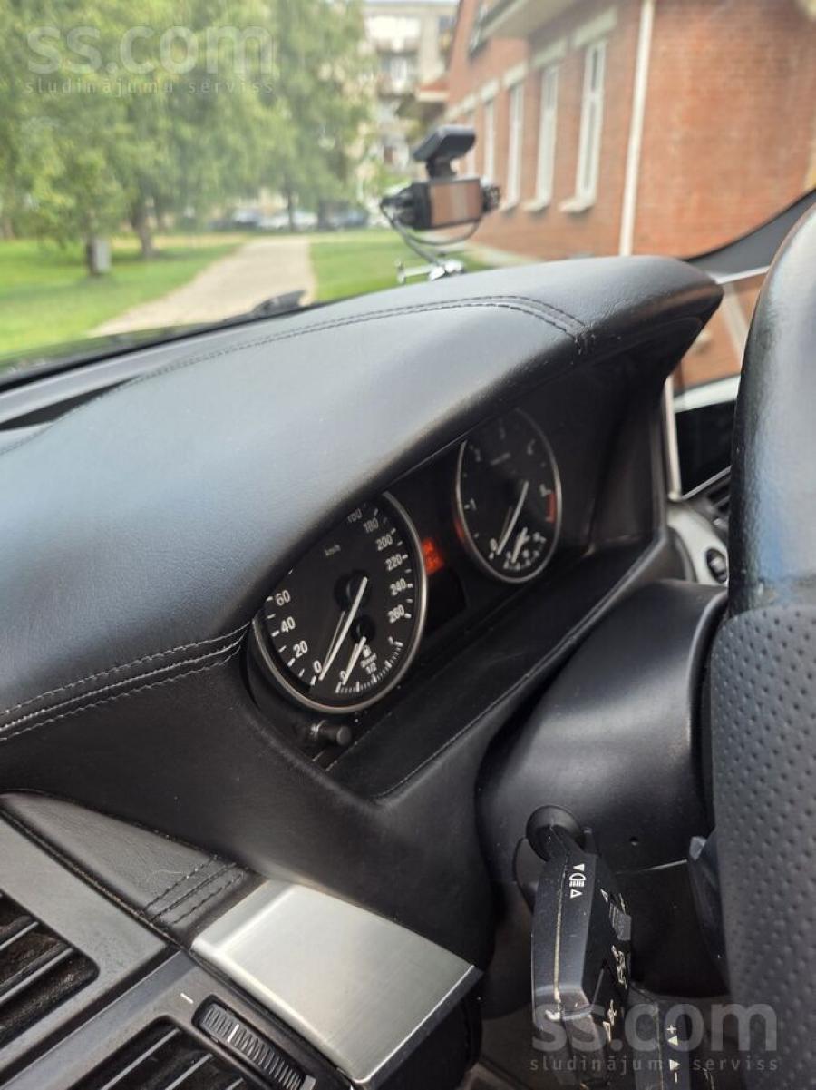 Pelēks BMW X5 2013 Rēzekne, ar dzinēja tilpumu 3.00 L un nobraukumu 235 tūkst. km par 13650 €, foto 12 vietnē AUTOMOTO.COM.LV