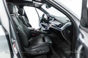 Pelēks BMW X5 2013 Tallina, ar dzinēja tilpumu 3.00 L un nobraukumu 185 tūkst. km par 17990 €, foto 18 vietnē AUTOMOTO.COM.LV