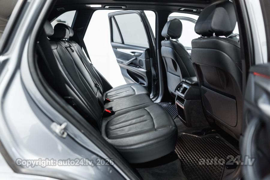 Pelēks BMW X5 2013 Tallina, ar dzinēja tilpumu 3.00 L un nobraukumu 185 tūkst. km par 17990 €, foto 20 vietnē AUTOMOTO.COM.LV