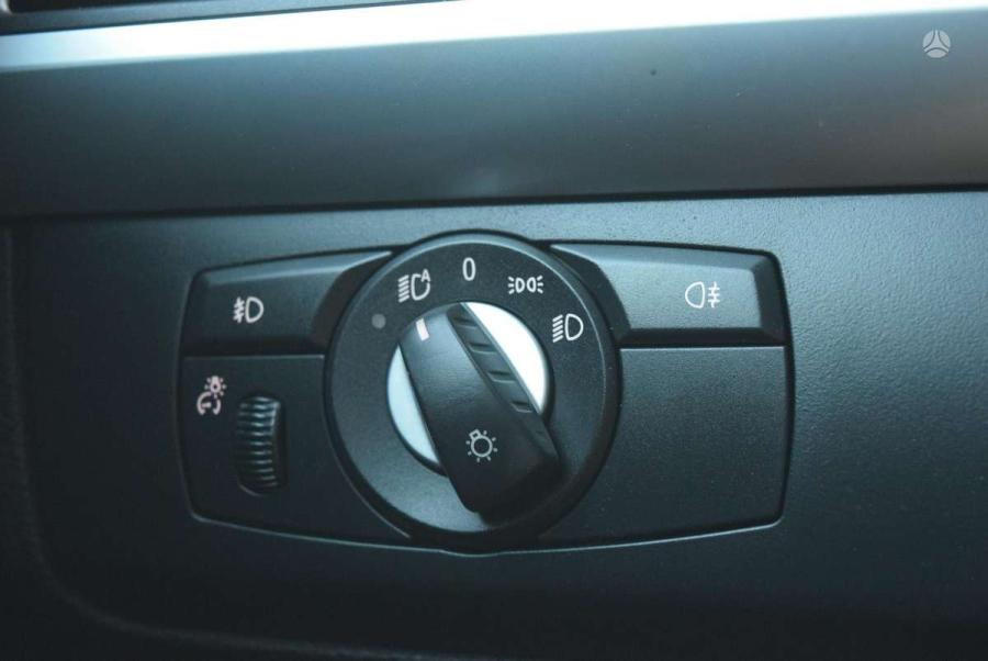 Grey BMW X5 2013 in Vilnius, with an engine capacity of 2.99 L and mileage of 331 thousand km for 10950 €, photo 35 on AUTOMOTO.COM.LV
