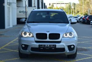 Grey BMW X5 2013 in Vilnius, with an engine capacity of 2.99 L and mileage of 331 thousand km for 10950 €, photo 3 on AUTOMOTO.COM.LV