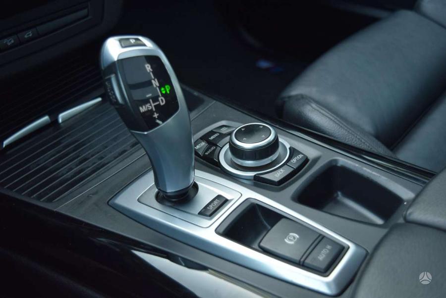 Grey BMW X5 2013 in Vilnius, with an engine capacity of 2.99 L and mileage of 331 thousand km for 10950 €, photo 20 on AUTOMOTO.COM.LV