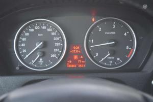Grey BMW X5 2013 in Vilnius, with an engine capacity of 2.99 L and mileage of 331 thousand km for 10950 €, photo 30 on AUTOMOTO.COM.LV