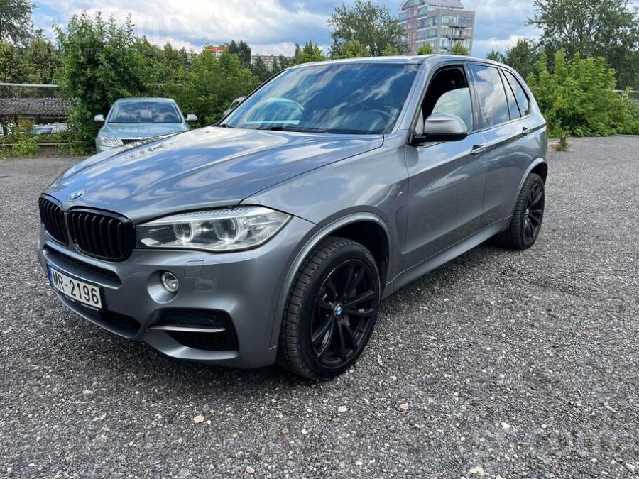 Pelēks BMW X5 2014 Rīga, ar dzinēja tilpumu 3.00 L un nobraukumu 280 tūkst. km par 20990 €, foto 1 vietnē AUTOMOTO.COM.LV