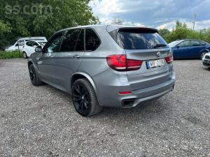 Pelēks BMW X5 2014 Rīga, ar dzinēja tilpumu 3.00 L un nobraukumu 280 tūkst. km par 20990 €, foto 5 vietnē AUTOMOTO.COM.LV
