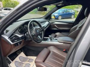 Pelēks BMW X5 2014 Rīga, ar dzinēja tilpumu 3.00 L un nobraukumu 280 tūkst. km par 20990 €, foto 10 vietnē AUTOMOTO.COM.LV