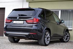 Grey BMW X5 2014 in Tukums, with an engine capacity of 3.00 L and mileage of 249 thousand km for 22490 €, photo 3 on AUTOMOTO.COM.LV