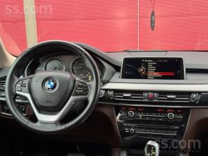Pelēks BMW X5 2014 Jelgava, ar dzinēja tilpumu 3.00 L un nobraukumu 312 tūkst. km par 18400 €, foto 14 vietnē AUTOMOTO.COM.LV