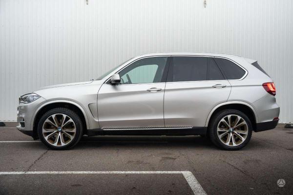 Pelēks BMW X5 2014 Viļņa, ar dzinēja tilpumu 2.99 L un nobraukumu 284 tūkst. km par 15500 €, foto 5 vietnē AUTOMOTO.COM.LV