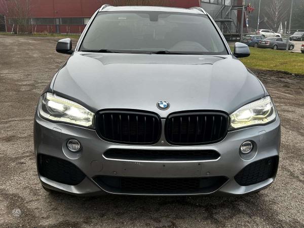 Grey BMW X5 2014 in Utena, with an engine capacity of 2.00 L and mileage of 279 thousand km for 15700 €, photo 1 on AUTOMOTO.COM.LV