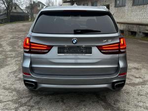 Grey BMW X5 2014 in Utena, with an engine capacity of 2.00 L and mileage of 279 thousand km for 15700 €, photo 6 on AUTOMOTO.COM.LV