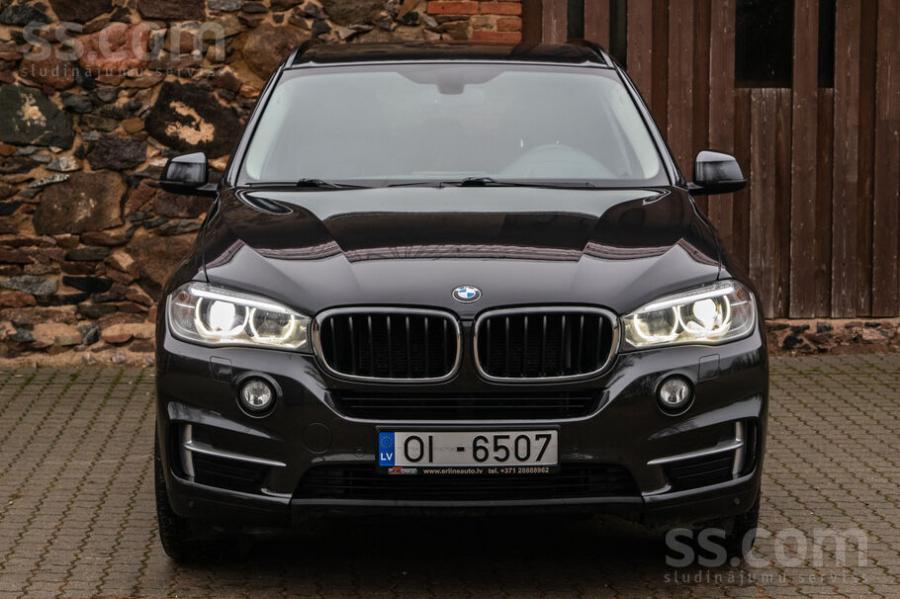 Grey BMW X5 2014 in Tukums, with an engine capacity of 3.00 L and mileage of 201 thousand km for 21500 €, photo 1 on AUTOMOTO.COM.LV