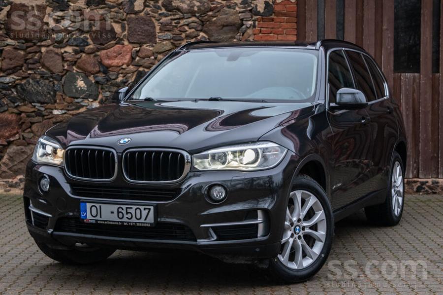 Grey BMW X5 2014 in Tukums, with an engine capacity of 3.00 L and mileage of 201 thousand km for 21500 €, photo 5 on AUTOMOTO.COM.LV