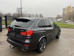 Grey BMW X5 2014 in Kaunas, with an engine capacity of 2.00 L and mileage of 233 thousand km for 17950 €, photo 5 on AUTOMOTO.COM.LV