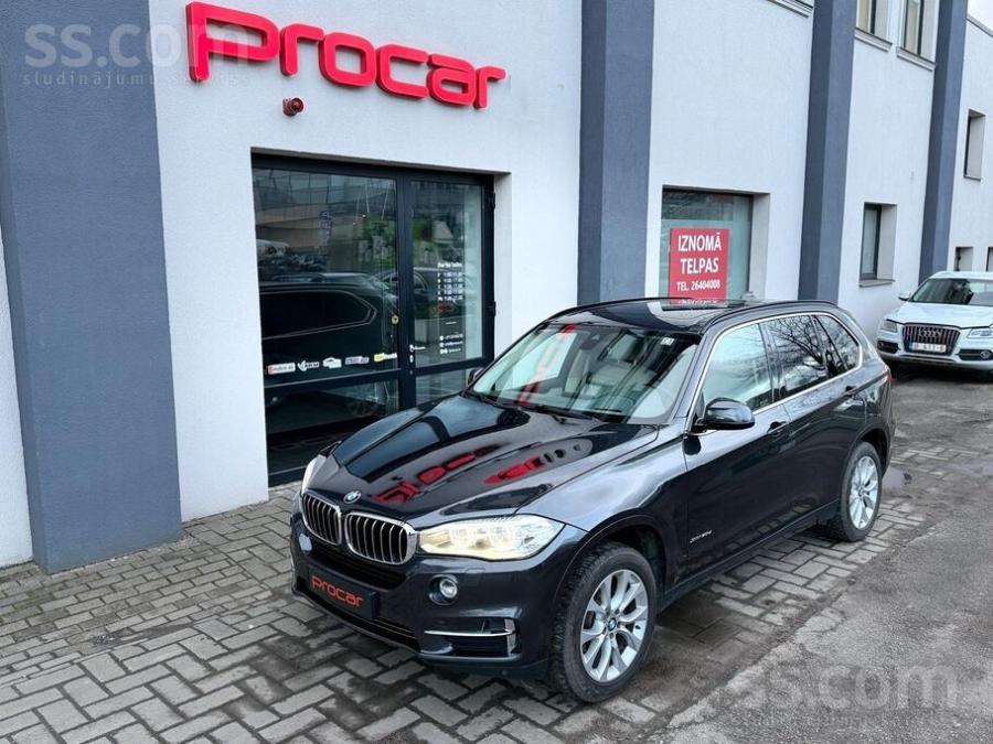 Grey BMW X5 2014 in Riga, with an engine capacity of 3.00 L and mileage of 331 thousand km for 15900 €, photo 2 on AUTOMOTO.COM.LV