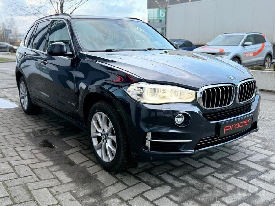 Grey BMW X5 2014 in Riga, with an engine capacity of 3.00 L and mileage of 331 thousand km for 15900 €, photo 7 on AUTOMOTO.COM.LV