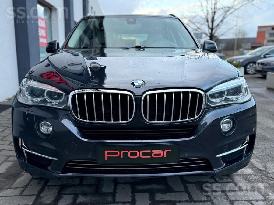 Grey BMW X5 2014 in Riga, with an engine capacity of 3.00 L and mileage of 331 thousand km for 15900 €, photo 8 on AUTOMOTO.COM.LV