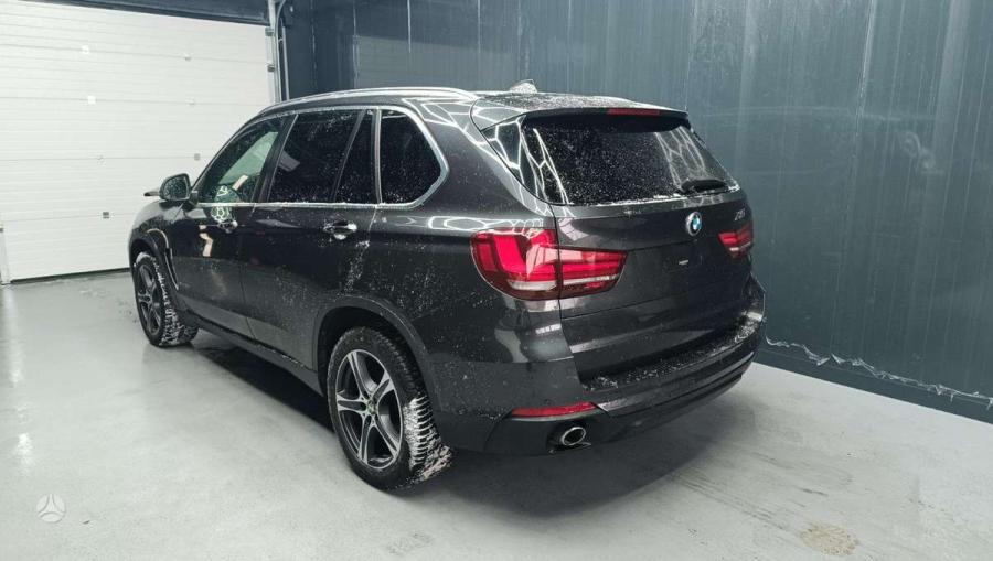 Pelēks BMW X5 2014 Alīta, ar dzinēja tilpumu 2.99 L un nobraukumu 230 tūkst. km par 11999 €, foto 1 vietnē AUTOMOTO.COM.LV