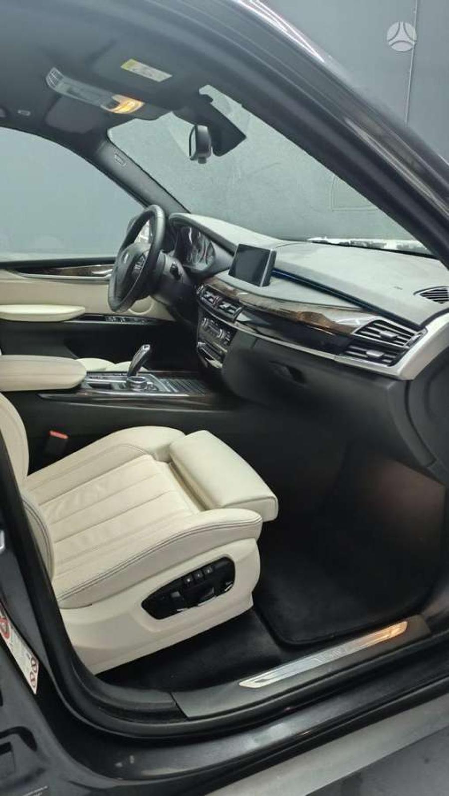 Pelēks BMW X5 2014 Alīta, ar dzinēja tilpumu 2.99 L un nobraukumu 230 tūkst. km par 11999 €, foto 19 vietnē AUTOMOTO.COM.LV