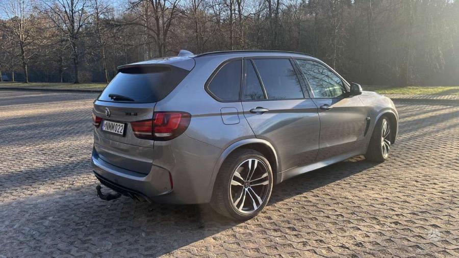 Grey BMW X5 2014 in Vilnius, with an engine capacity of 3.00 L and mileage of 222 thousand km for 19900 €, photo 4 on AUTOMOTO.COM.LV